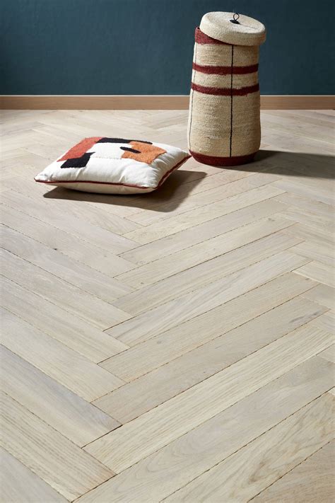Parquet Bâton Rompu Chêne Massif Cluny Vieilli Brut Src Parquet