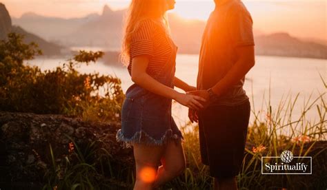 4 Warning Signs That Your Partner Is Gaslighting You Spiritualify