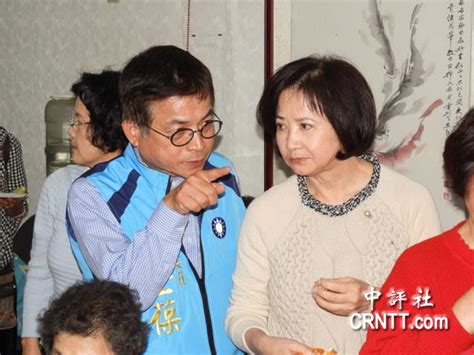 中國評論新聞：中評現場：郝龍斌、吳敦義妻同台 冷暖不同