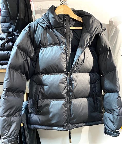 Hadee Jacket Một Chiếc áo Khoác Mỏng Nhẹ Thoáng Mát Là Lựa Chọn