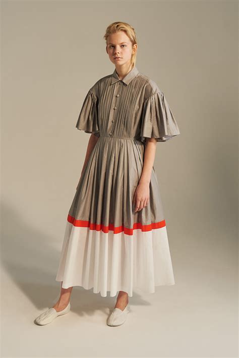 Vika Gazinskaya Spring 2017 Ready To Wear Collection Photos Vogue