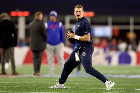 Bills Patriots Thursday Night Football Why Has Mac Jones Gotten A Pass