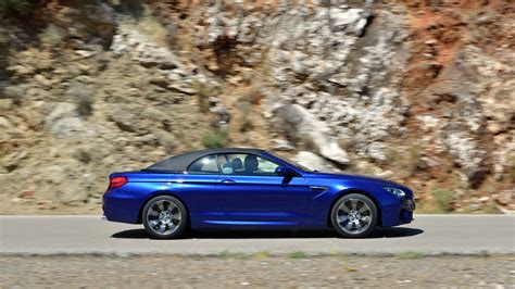 배경 화면 파란 차 스포츠카 쿠페 바꿀 수 있는 Bmw M6 바퀴 초차 육상 차량 자동차 디자인 자동차 제조 고급 차량 개인용 고급차 스포츠 세단