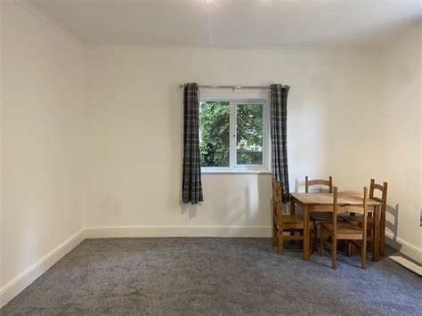 Manchester Studio Flat Ladybarn Crescent M14 To Rent Now For £715