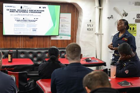 Dvids Images Sailor Gives Sapr Training Image 4 Of 5