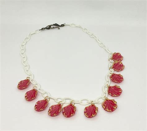 Coral Shell 50s Style Necklace Vintage Dress