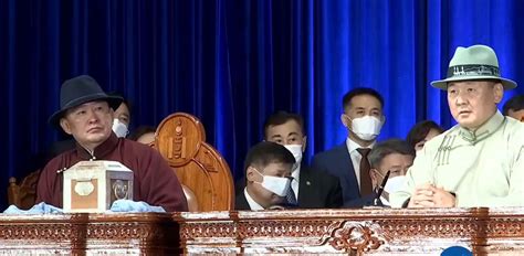 У Хүрэлсүх тангараг өргөж Монгол Улсын зургаа дахь Ерөнхийлөгч боллоо