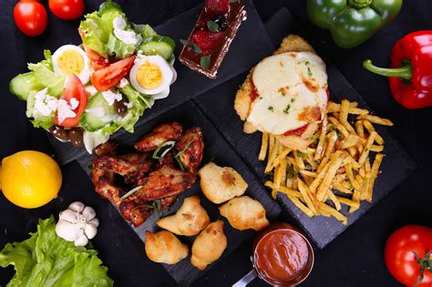 Box Menu СРЕДНО БОКС МЕНЮ 920 ГР ПИЛЕ ПАНКО С МОЦАРЕЛА печено пилешко филе с хрупкава