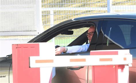 悬念即将揭晓！鲁梅尼格抵达塞贝纳大街，谈判基米希去留