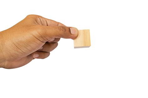 白い背景に木の立方体ブロックを手に入れる 1人のストックフォトや画像を多数ご用意 1人 おもちゃ アイデア Istock
