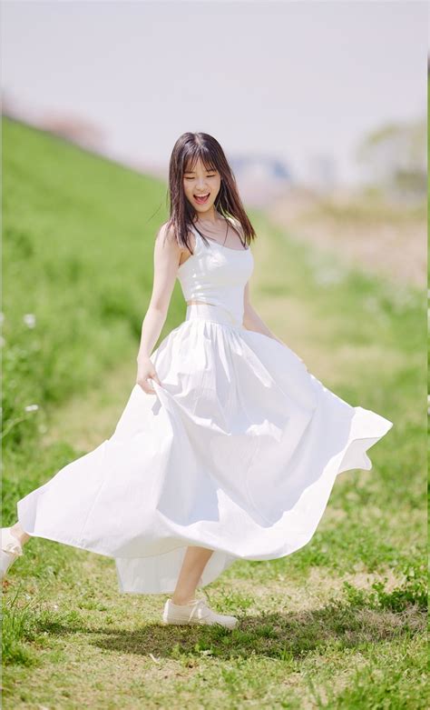 志田こはく写真集「少女と大人の狭間で」 週プレ Photo Book 微图坊