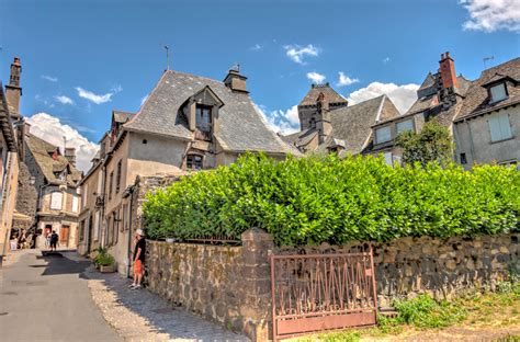 Top 10 des plus beaux villages dans le Cantal à voir en 2025 Chéri