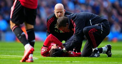 Raphael Varane Injury Latest As Man Utd Defender Faces Anxious Wait