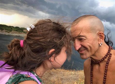 Дъщерята на Дони и Нети е поразително красива вижте порасналата Лилия