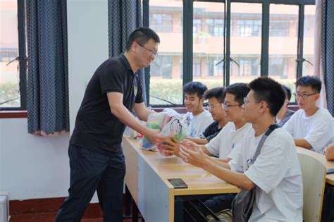 电院召开2023级本科生军训中期慰问会综合新闻上海交通大学新闻学术网