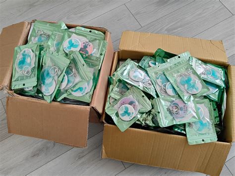 下次的青島東，我準備好了 ️ 如果有其他縣市的 “青鳥店家” 有需要 我還有一些零散的鑰匙圈跟貼紙 可以提供發送 只是沒有附徽章喔，預算不夠😂