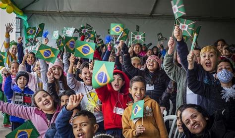 Crianças Do Tatuquara Celebram 200 Anos Da Independência Do Brasil
