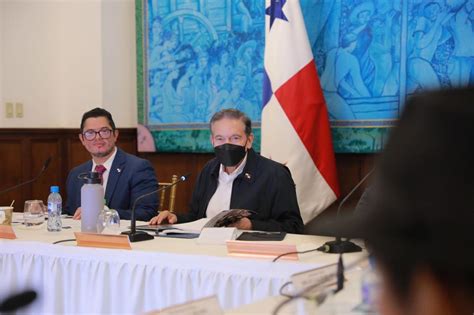 Cortizo Se Reúne Con Miembros De La Coordinadora Nacional De Pueblos
