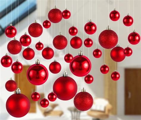 Hanging Christmas Ornaments