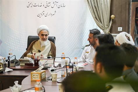 خبرگزاری حوزه تصاویر دیدار نماینده ولی فقیه در استان قزوین با آتش