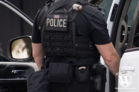 Police Body Armor What Do They Wear