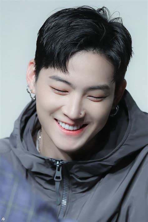 Пин на доске Jaebom