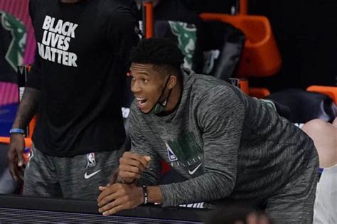Nba》字母哥一眉哥戈貝爾入選年度防守一隊 體育 中時