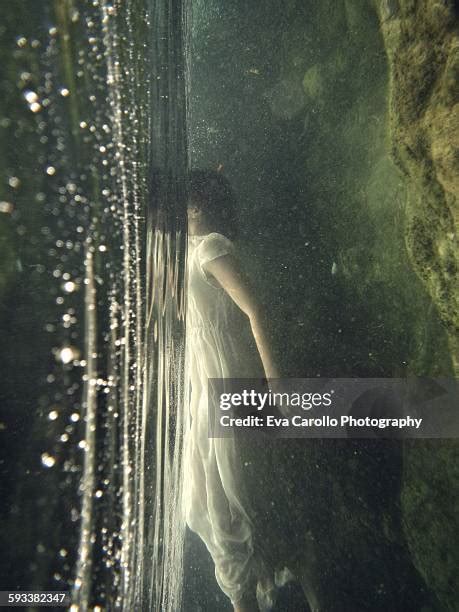 Underwater Girls Photos And Premium High Res Pictures Getty Images