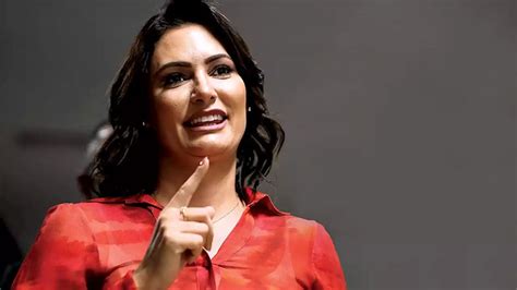 Michelle Bolsonaro Testa Negativo Para Covid 19 Após Bolsonaro Contrair