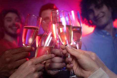 Hvor Meget Vin B R Jeg K Be Til Festen Alt I Vin Udstyr Hos