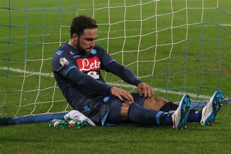 Napoli Inter 1 0 Gol Di Higuain Al 93 Benitez In Semifinale Di Coppa