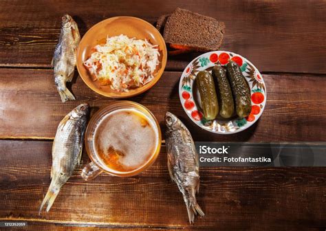 맥주와 말린 생선 Vobla 0명에 대한 스톡 사진 및 기타 이미지 0명 건강한 생활방식 건강한 식생활 Istock