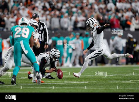 Cincinnati Bengals Place Kicker Evan Mcpherson 2 Attempts A Field