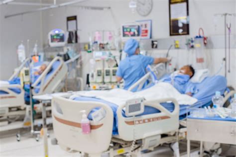 Coma inducido qué es cuándo es necesario y posibles riesgos Tua Saúde
