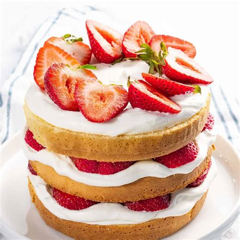 Fresh Strawberry Cake Recipe