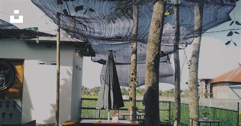 대나무 막대기 몇 개가있는 테이블 사진 Unsplash의 무료 회색 이미지