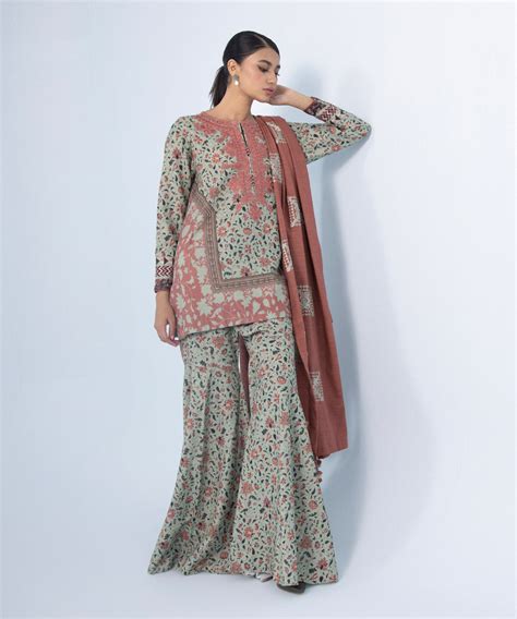 Sapphire U3pe Sg23v9 18 3 Piece Embroidered Khaddar Suit Winter Collec