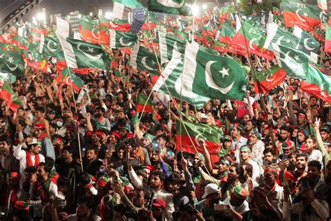 Explosive Material With Detonator Found In A Bag Near Pti Rally Venue