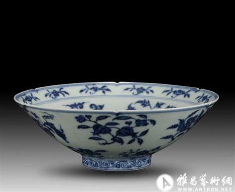 造型别致的明宣德青花折枝花果纹葵口碗 国学网 国学经典 国学大师 国学常识 中国传统文化网 汉学研究