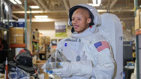 Vikings Qb Joshua Dobbs Boosts Nasa Profile With Nfl Success Espn