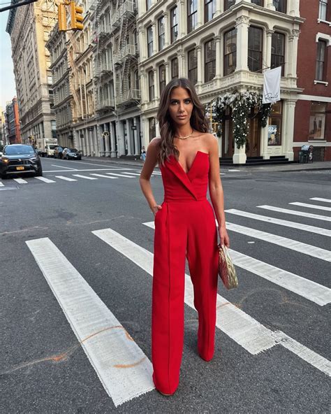 Elizabeth Savetsky 💋 Instagram