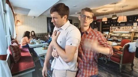 Первая помощь что делать если человек подавился Прием Геймлиха Смотреть онлайн в поиске