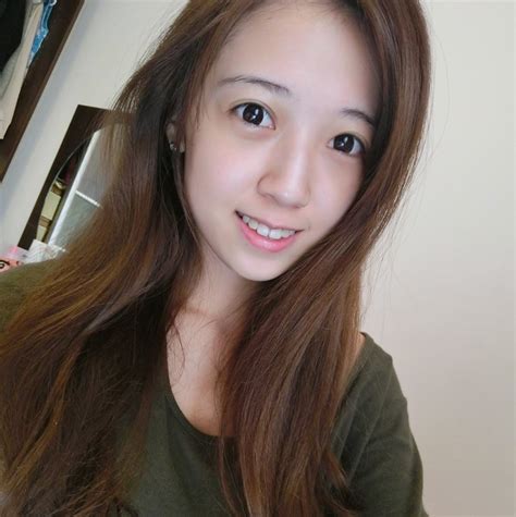 女友就要這一款！「wen Yi Lee」白皙小臉萌甜可愛，對到眼就會一見鍾情的節奏！【ev棋牌】 Ev棋牌