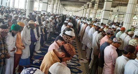 संवाददाता दैनिक हाक न्यूज पिरान कलियर साबरी जामा मस्जिद मे चौथे
