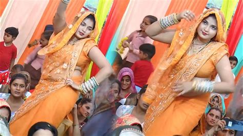 वाइरल भाभी का क्लासिक डांस जिला टॉप किया भाभी ने डांस बीच पाडाल