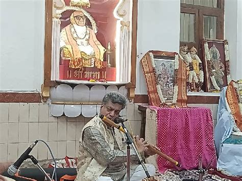 Flute Playing By Kulkarni Of Pune After Morning Aarti Puja And Maha Aarti At Night इंदौर के