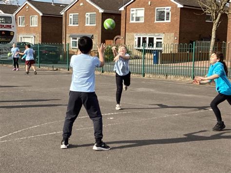 Penwortham Primary School Year 6 Netball