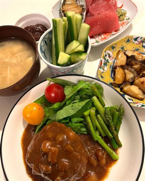 甘糟記子さんのインスタグラム写真 甘糟記子instagram「先日の夕飯oo 煮込みハンバーグ！ バターで炒めたリンゴに