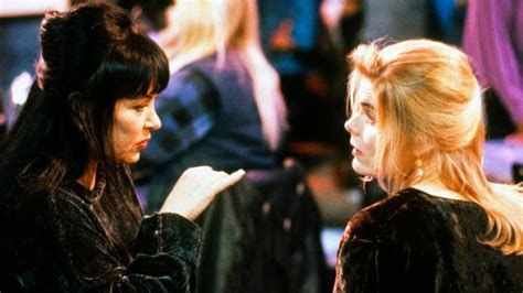 Roseanne Same Sex Kiss Episode Mariel Hemingway On The Controversy