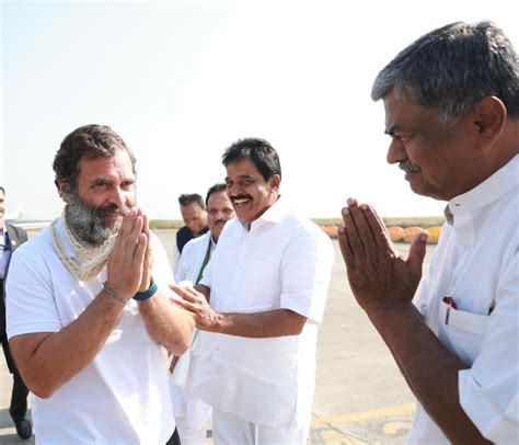 Congress On Twitter गुजरात में जनसभा को संबोधित करने के लिए सूरत